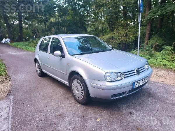 Volkswagen Golf 1999 Rīga vietnē Pelēks Volkswagen Golf 1999 Rīga, ar dzinēja tilpumu 1.60 L un nobraukumu 299 tūkst. km par 1200 €, foto 5 vietnē AUTOMOTO.COM.LV