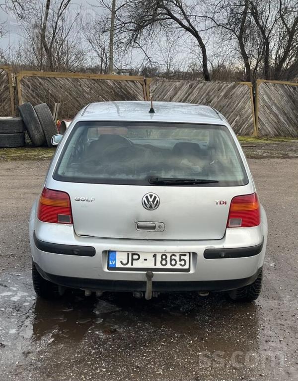 Grey Volkswagen Golf 2000 in Jelgava, with an engine capacity of 1.90 L and mileage of 287 thousand km for 1280 €, photo 4 on AUTOMOTO.COM.LV