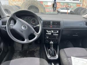 Grey Volkswagen Golf 2000 in Jelgava, with an engine capacity of 1.90 L and mileage of 287 thousand km for 1280 €, photo 5 on AUTOMOTO.COM.LV