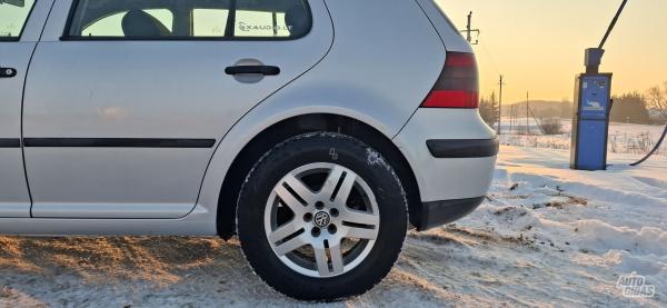 Grey Volkswagen Golf 2000 in Lazdijai, with an engine capacity of 1.90 L and mileage of 301 thousand km for 1100 €, photo 8 on AUTOMOTO.COM.LV