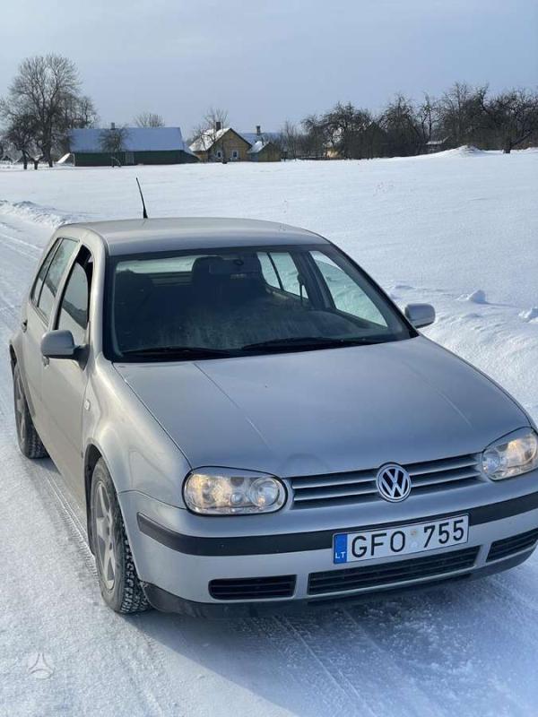 Grey Volkswagen Golf 2000 in Salcininkai, with an engine capacity of 1.60 L and mileage of 226 thousand km for 700 €, photo 2 on AUTOMOTO.COM.LV