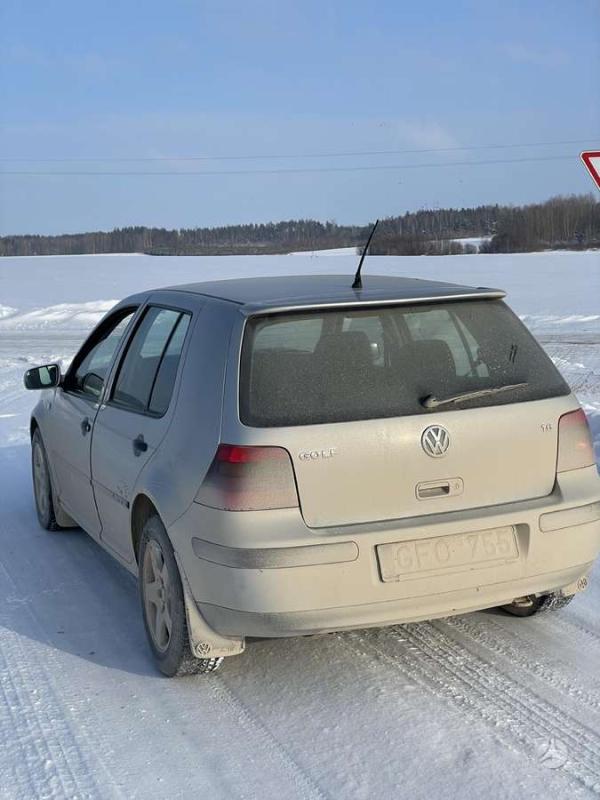 Grey Volkswagen Golf 2000 in Salcininkai, with an engine capacity of 1.60 L and mileage of 226 thousand km for 700 €, photo 3 on AUTOMOTO.COM.LV