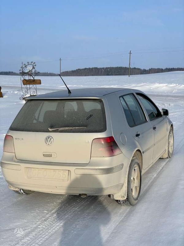Grey Volkswagen Golf 2000 in Salcininkai, with an engine capacity of 1.60 L and mileage of 226 thousand km for 700 €, photo 4 on AUTOMOTO.COM.LV