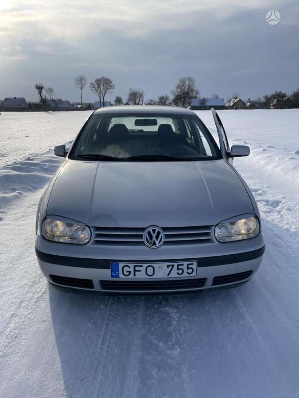 Grey Volkswagen Golf 2000 in Salcininkai, with an engine capacity of 1.60 L and mileage of 226 thousand km for 700 €, photo 5 on AUTOMOTO.COM.LV