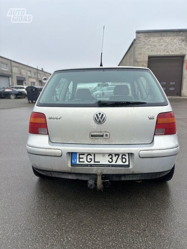 Pelēks Volkswagen Golf 2000 Kretinga, ar dzinēja tilpumu 1.60 L un nobraukumu 327 tūkst. km par 600 €, foto 7 vietnē AUTOMOTO.COM.LV
