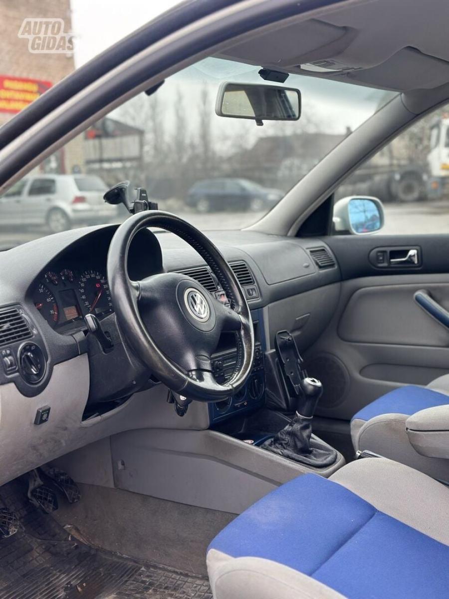 Pelēks Volkswagen Golf 2000 Kretinga, ar dzinēja tilpumu 1.60 L un nobraukumu 327 tūkst. km par 600 €, foto 9 vietnē AUTOMOTO.COM.LV