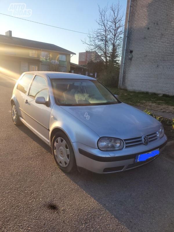 Pelēks Volkswagen Golf 2000 Viļņa, ar dzinēja tilpumu 1.90 L un nobraukumu 272 tūkst. km par 560 €, foto 1 vietnē AUTOMOTO.COM.LV