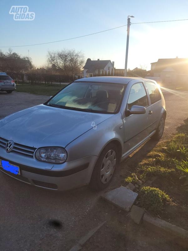 Pelēks Volkswagen Golf 2000 Viļņa, ar dzinēja tilpumu 1.90 L un nobraukumu 272 tūkst. km par 560 €, foto 2 vietnē AUTOMOTO.COM.LV