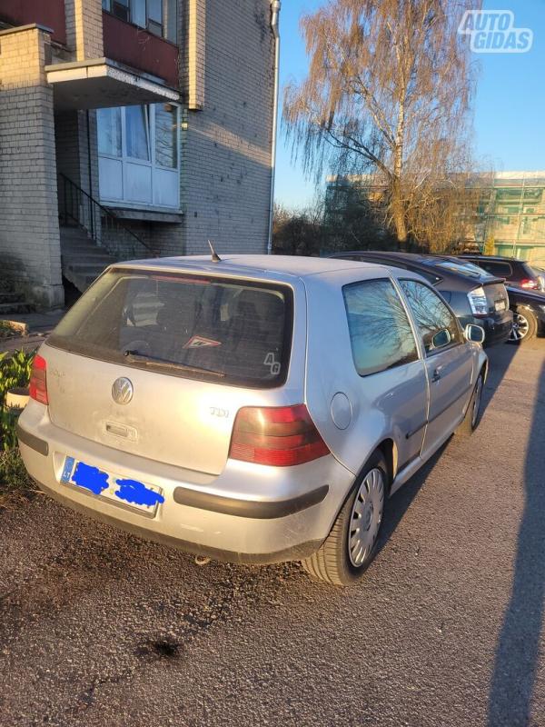 Pelēks Volkswagen Golf 2000 Viļņa, ar dzinēja tilpumu 1.90 L un nobraukumu 272 tūkst. km par 560 €, foto 3 vietnē AUTOMOTO.COM.LV