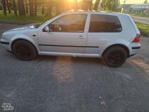 Pelēks Volkswagen Golf 2000 Ariogala, ar dzinēja tilpumu 1.90 L un nobraukumu 461 tūkst. km par 800 €, foto 4 vietnē AUTOMOTO.COM.LV