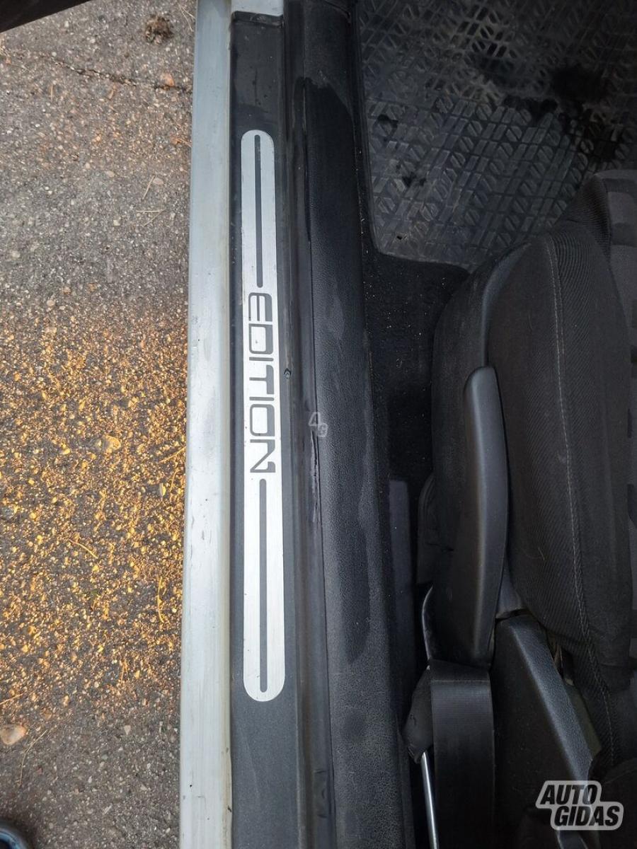 Pelēks Volkswagen Golf 2000 Ariogala, ar dzinēja tilpumu 1.90 L un nobraukumu 461 tūkst. km par 800 €, foto 7 vietnē AUTOMOTO.COM.LV