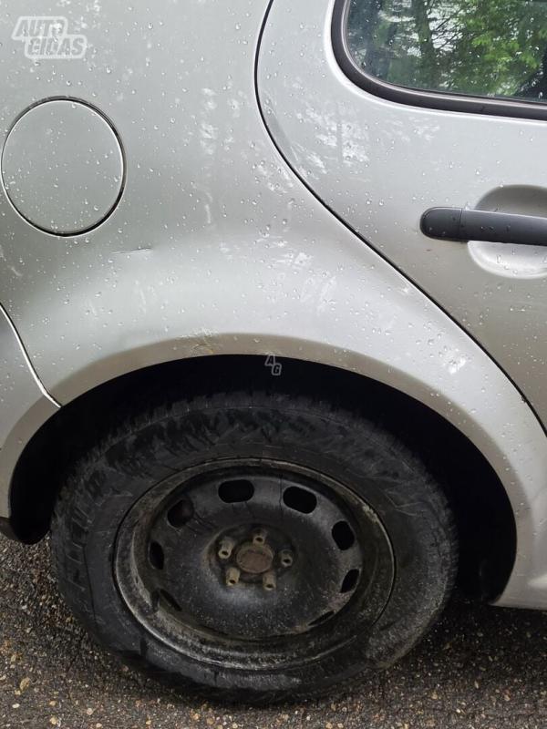 Pelēks Volkswagen Golf 2000 Kazlų Rūda, ar dzinēja tilpumu 1.90 L un nobraukumu 353 tūkst. km par 850 €, foto 5 vietnē AUTOMOTO.COM.LV