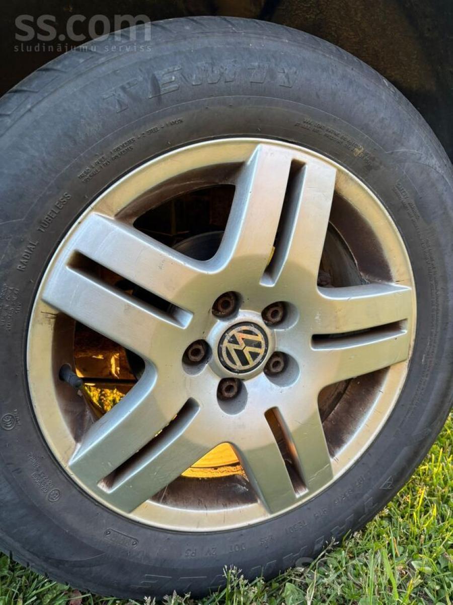 Pelēks Volkswagen Golf 2000 Rīga, ar dzinēja tilpumu 1.40 L un nobraukumu 196 tūkst. km par 1170 €, foto 11 vietnē AUTOMOTO.COM.LV