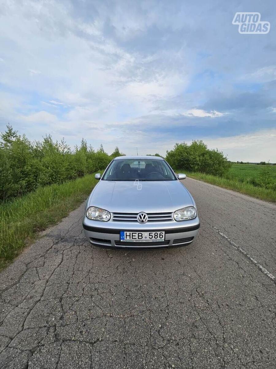 Pelēks Volkswagen Golf 2000 Rietavas, ar dzinēja tilpumu 1.90 L un nobraukumu 3790 tūkst. km par 1050 €, foto 1 vietnē AUTOMOTO.COM.LV