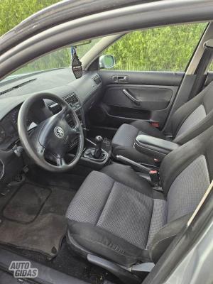 Pelēks Volkswagen Golf 2000 Rietavas, ar dzinēja tilpumu 1.90 L un nobraukumu 3790 tūkst. km par 1050 €, foto 3 vietnē AUTOMOTO.COM.LV