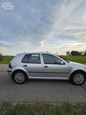 Pelēks Volkswagen Golf 2000 Rietavas, ar dzinēja tilpumu 1.90 L un nobraukumu 3790 tūkst. km par 1050 €, foto 4 vietnē AUTOMOTO.COM.LV