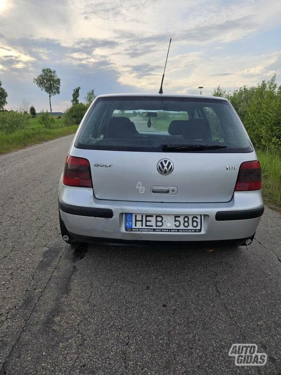 Pelēks Volkswagen Golf 2000 Rietavas, ar dzinēja tilpumu 1.90 L un nobraukumu 3790 tūkst. km par 1050 €, foto 8 vietnē AUTOMOTO.COM.LV