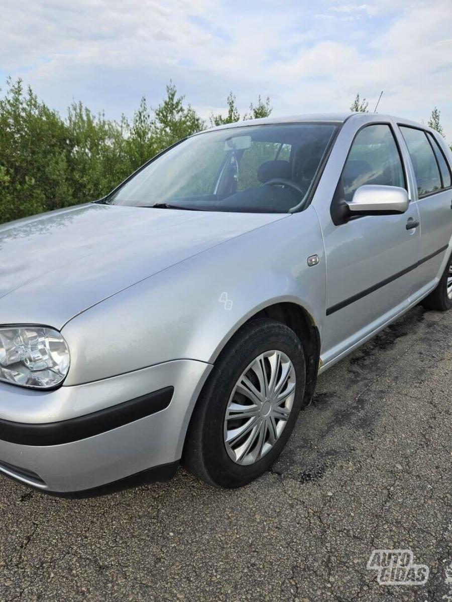 Pelēks Volkswagen Golf 2000 Rietavas, ar dzinēja tilpumu 1.90 L un nobraukumu 3790 tūkst. km par 1050 €, foto 10 vietnē AUTOMOTO.COM.LV