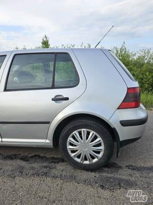 Pelēks Volkswagen Golf 2000 Rietavas, ar dzinēja tilpumu 1.90 L un nobraukumu 3790 tūkst. km par 1050 €, foto 11 vietnē AUTOMOTO.COM.LV