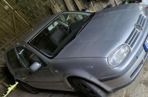 Grey Volkswagen Golf 2000 in Mazeikiai, with an engine capacity of 0.00 L and mileage of 500 thousand km for 800 €, photo 3 on AUTOMOTO.COM.LV