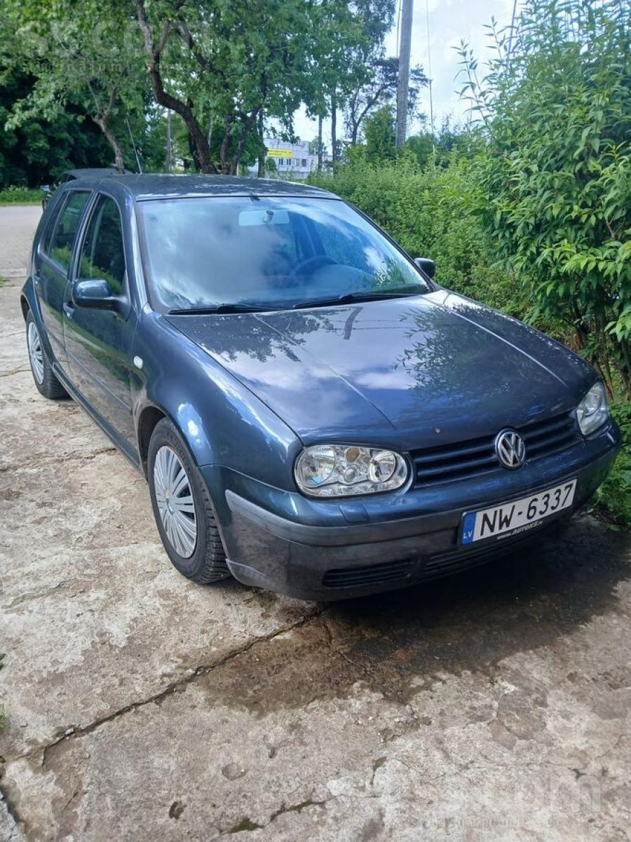 Grey Volkswagen Golf 2000 in Limbazi, with an engine capacity of 1.40 L and mileage of 211 thousand km for 1659 €, photo 1 on AUTOMOTO.COM.LV