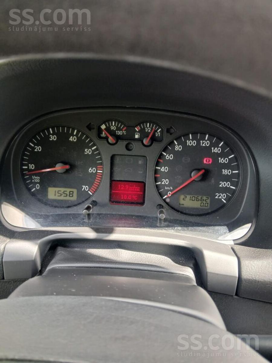 Grey Volkswagen Golf 2000 in Limbazi, with an engine capacity of 1.40 L and mileage of 211 thousand km for 1659 €, photo 4 on AUTOMOTO.COM.LV