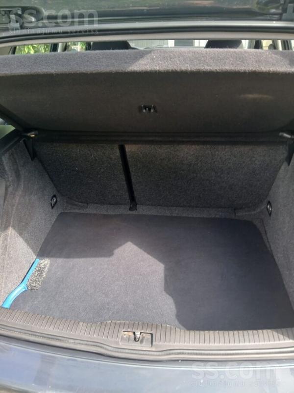 Pelēks Volkswagen Golf 2000 Limbaži, ar dzinēja tilpumu 1.40 L un nobraukumu 211 tūkst. km par 1659 €, foto 4 vietnē AUTOMOTO.COM.LV