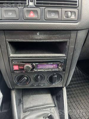 Grey Volkswagen Golf 2000 in Limbazi, with an engine capacity of 1.40 L and mileage of 211 thousand km for 1659 €, photo 8 on AUTOMOTO.COM.LV