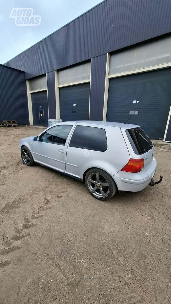 Pelēks Volkswagen Golf 2000 Palanga, ar dzinēja tilpumu 1.60 L un nobraukumu 271 tūkst. km par 750 €, foto 4 vietnē AUTOMOTO.COM.LV
