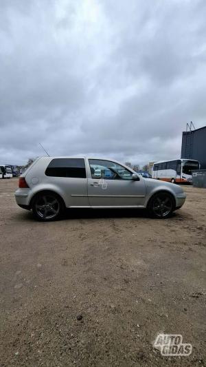 Grey Volkswagen Golf 2000 in Palanga, with an engine capacity of 1.60 L and mileage of 271 thousand km for 750 €, photo 6 on AUTOMOTO.COM.LV