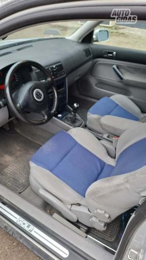 Grey Volkswagen Golf 2000 in Palanga, with an engine capacity of 1.60 L and mileage of 271 thousand km for 750 €, photo 7 on AUTOMOTO.COM.LV