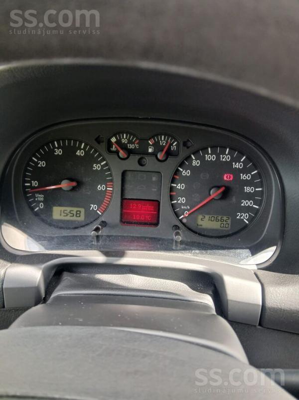 Grey Volkswagen Golf 2000 in Limbazi, with an engine capacity of 1.40 L and mileage of 211 thousand km for 1500 €, photo 5 on AUTOMOTO.COM.LV