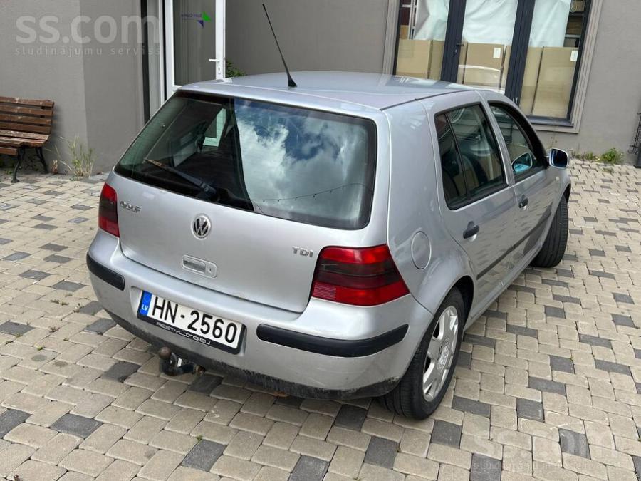 Pelēks Volkswagen Golf 2000 Rīga, ar dzinēja tilpumu 1.90 L un nobraukumu 350 tūkst. km par 1100 €, foto 4 vietnē AUTOMOTO.COM.LV