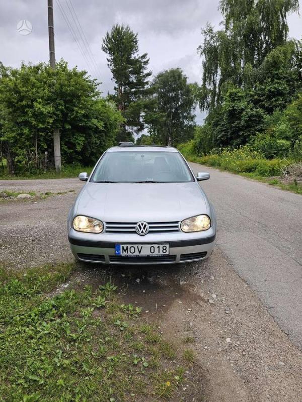 Pelēks Volkswagen Golf 2000 Klaipėda, ar dzinēja tilpumu 1.60 L un nobraukumu 196 tūkst. km par 1000 €, foto 2 vietnē AUTOMOTO.COM.LV