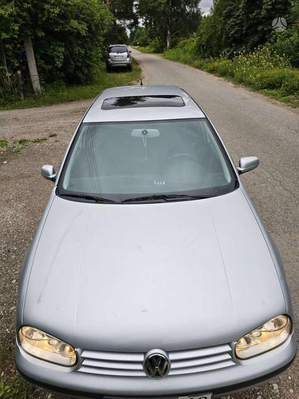Pelēks Volkswagen Golf 2000 Klaipėda, ar dzinēja tilpumu 1.60 L un nobraukumu 196 tūkst. km par 1000 €, foto 5 vietnē AUTOMOTO.COM.LV
