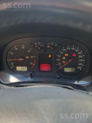 Grey Volkswagen Golf 2000 in Riga, with an engine capacity of 1.60 L and mileage of 342 thousand km for 800 €, photo 7 on AUTOMOTO.COM.LV