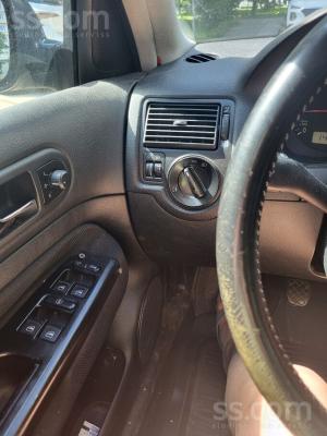 Grey Volkswagen Golf 2000 in Riga, with an engine capacity of 1.60 L and mileage of 342 thousand km for 800 €, photo 9 on AUTOMOTO.COM.LV