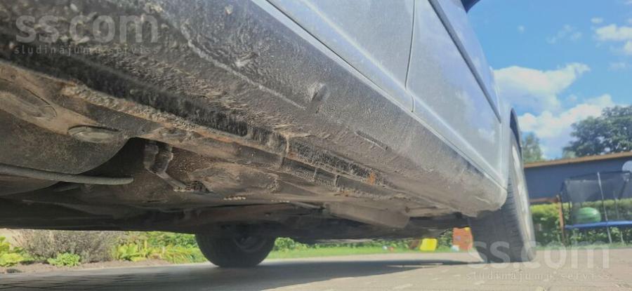 Pelēks Volkswagen Golf 2000 Tukums, ar dzinēja tilpumu 1.90 L un nobraukumu 350 tūkst. km par 1500 €, foto 20 vietnē AUTOMOTO.COM.LV