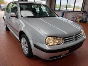 Grey Volkswagen Golf 2000 in Limbazi, with an engine capacity of 1.60 L and mileage of 276 thousand km for 2750 €, photo 4 on AUTOMOTO.COM.LV