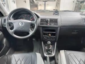 Grey Volkswagen Golf 2000 in Limbazi, with an engine capacity of 1.60 L and mileage of 276 thousand km for 2750 €, photo 10 on AUTOMOTO.COM.LV