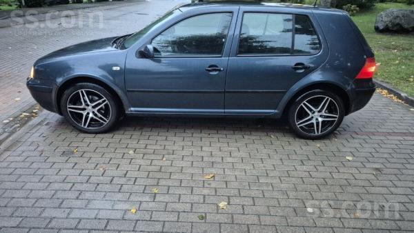 Volkswagen Golf 2000 Ogre vietnÄ PelÄks Volkswagen Golf 2000 Ogre, ar dzinÄja tilpumu 1.90 L un nobraukumu 328 tÅ«kst. km par 1900 ā¬, foto 3 vietnÄ AUTOMOTO.COM.LV