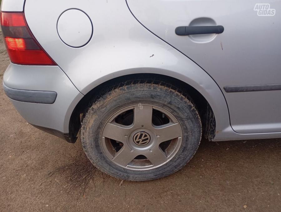 Pelēks Volkswagen Golf 2000 Pasvalys, ar dzinēja tilpumu 1.60 L un nobraukumu 143 tūkst. km par 500 €, foto 12 vietnē AUTOMOTO.COM.LV
