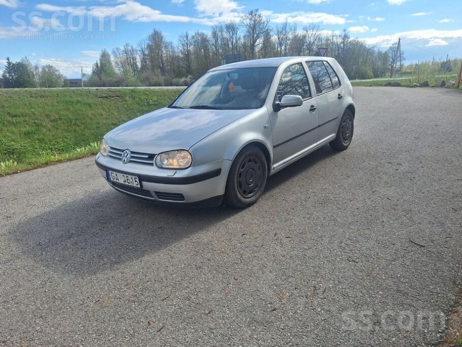 Pelēks Volkswagen Golf 2001 Tukums, ar dzinēja tilpumu 1.40 L un nobraukumu 340 tūkst. km par 699 €, foto 1 vietnē AUTOMOTO.COM.LV