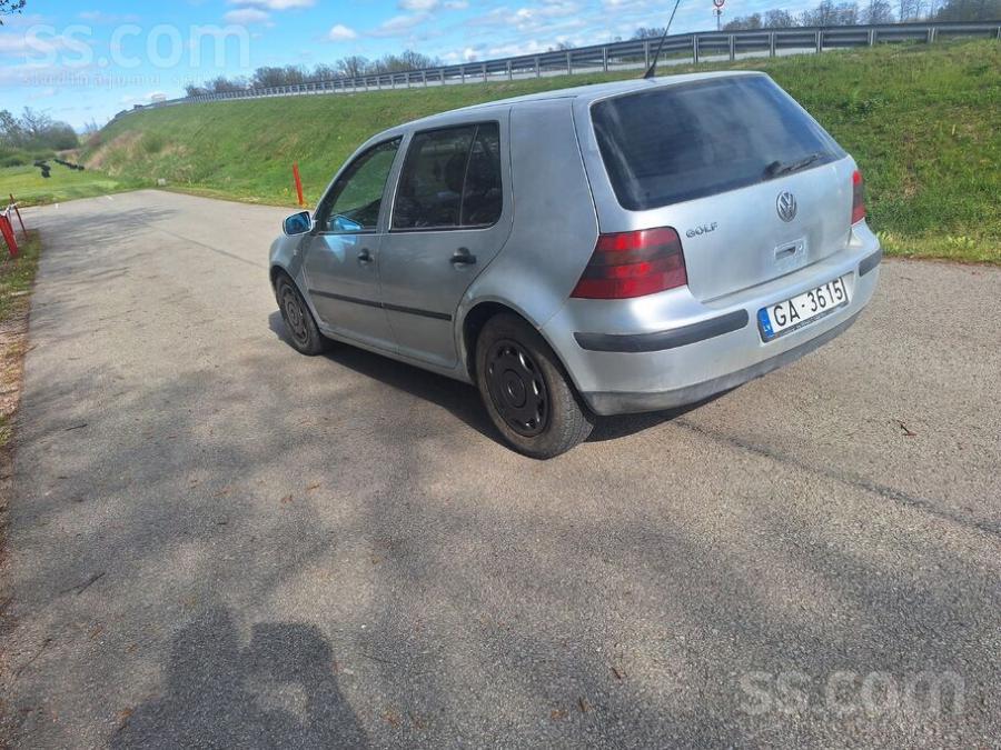 Pelēks Volkswagen Golf 2001 Tukums, ar dzinēja tilpumu 1.40 L un nobraukumu 340 tūkst. km par 699 €, foto 3 vietnē AUTOMOTO.COM.LV
