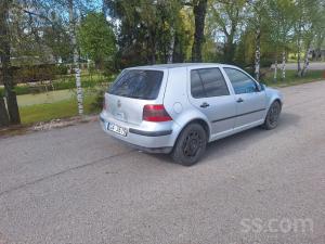Pelēks Volkswagen Golf 2001 Tukums, ar dzinēja tilpumu 1.40 L un nobraukumu 340 tūkst. km par 699 €, foto 4 vietnē AUTOMOTO.COM.LV