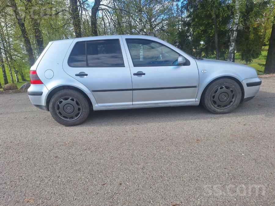 Pelēks Volkswagen Golf 2001 Tukums, ar dzinēja tilpumu 1.40 L un nobraukumu 340 tūkst. km par 699 €, foto 6 vietnē AUTOMOTO.COM.LV