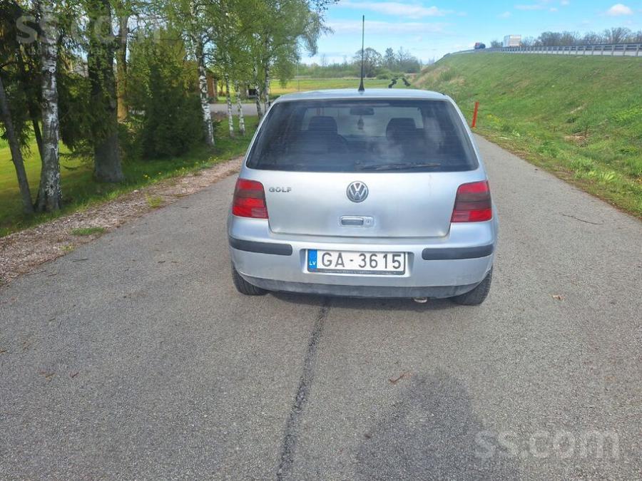 Pelēks Volkswagen Golf 2001 Tukums, ar dzinēja tilpumu 1.40 L un nobraukumu 340 tūkst. km par 699 €, foto 7 vietnē AUTOMOTO.COM.LV