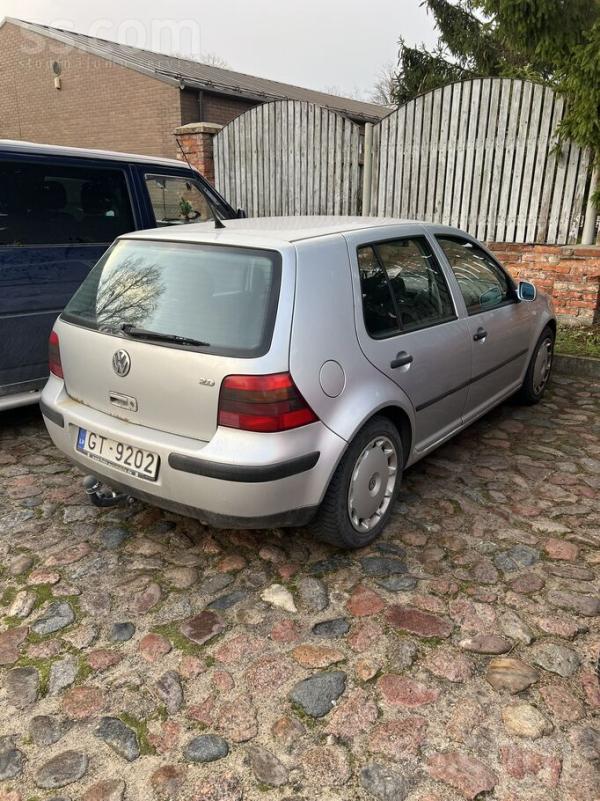 Grey Volkswagen Golf 2001 in Liepaja, with an engine capacity of 2.00 L and mileage of 358 thousand km for 900 €, photo 2 on AUTOMOTO.COM.LV