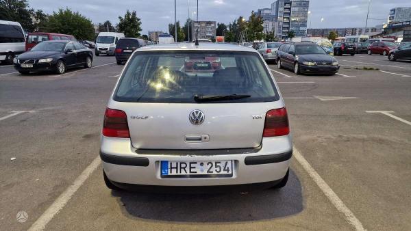Pelēks Volkswagen Golf 2001 Nemenčinė, ar dzinēja tilpumu 1.90 L un nobraukumu 396 tūkst. km par 900 €, foto 5 vietnē AUTOMOTO.COM.LV