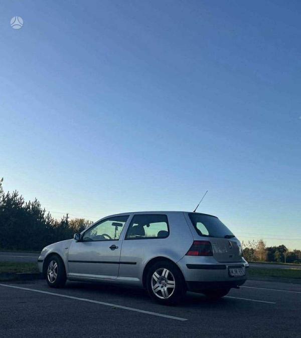 Pelēks Volkswagen Golf 2001 Kauņa, ar dzinēja tilpumu 0.00 L un nobraukumu 263 tūkst. km par 500 €, foto 2 vietnē AUTOMOTO.COM.LV